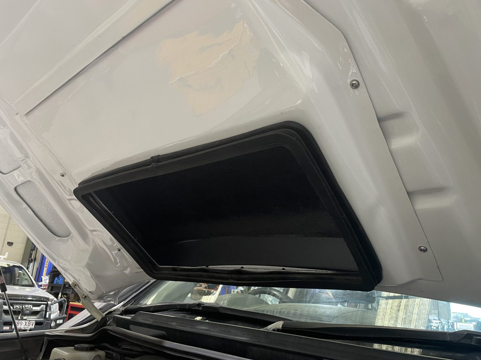 DPT LC200 Modified Bonnet with Scoop - Diesel Performance Tune